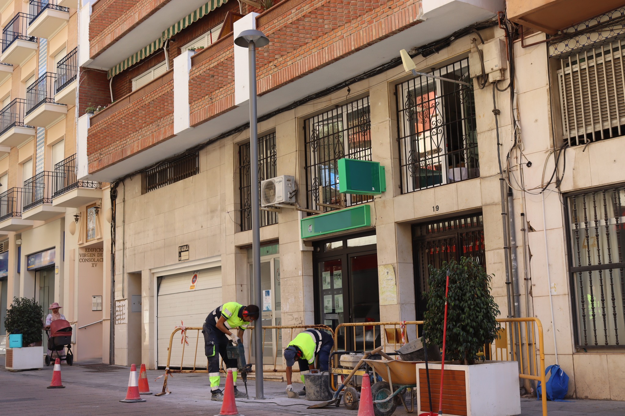 Comienzan los trabajos de sustitución de las farolas del eje calle ...
